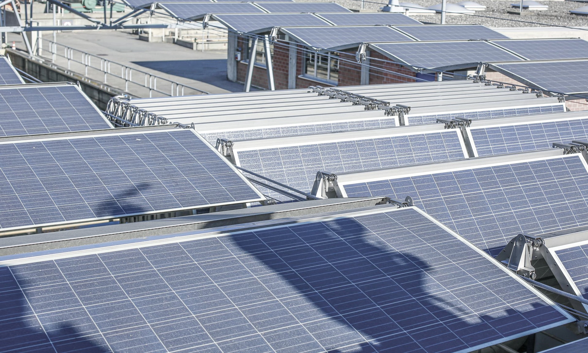 NORD drives for retracting and extending a foldable solar roof | NORD